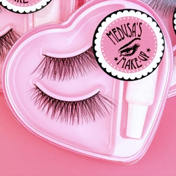 Dolls Kill | Makeup | Medusa Makeup Cat Eye Lashes Nwt | Poshmark